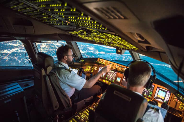 How Do Commercial Airline Pilot Schedules Work? - Pilot Bible
